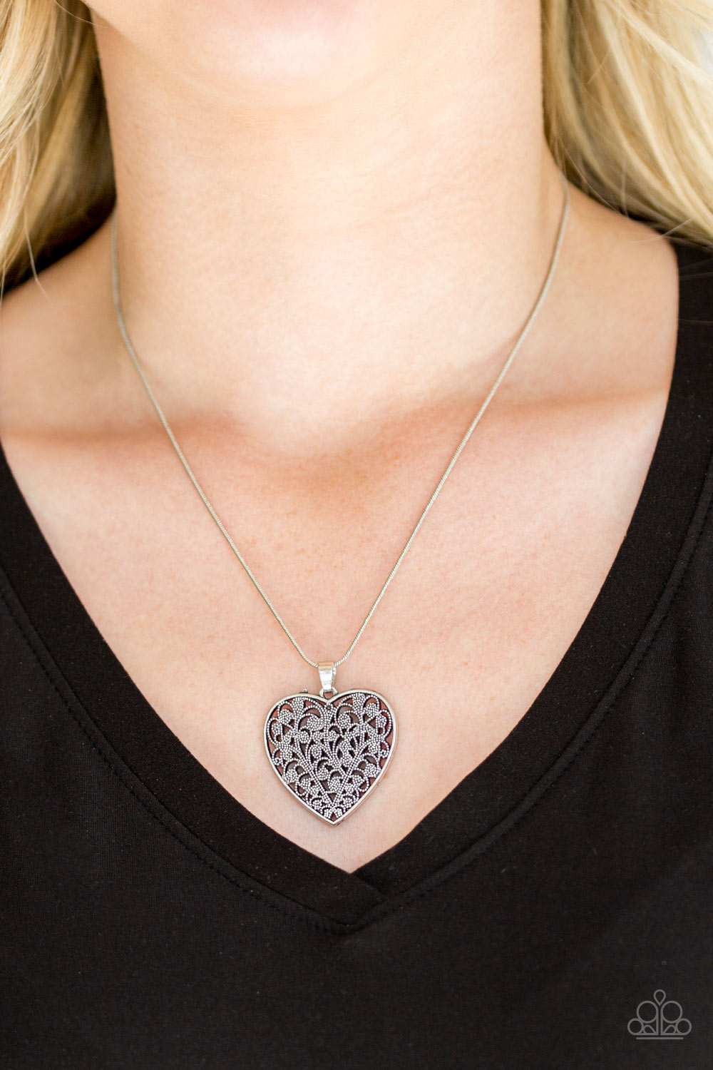 Heart necklace paparazzi store